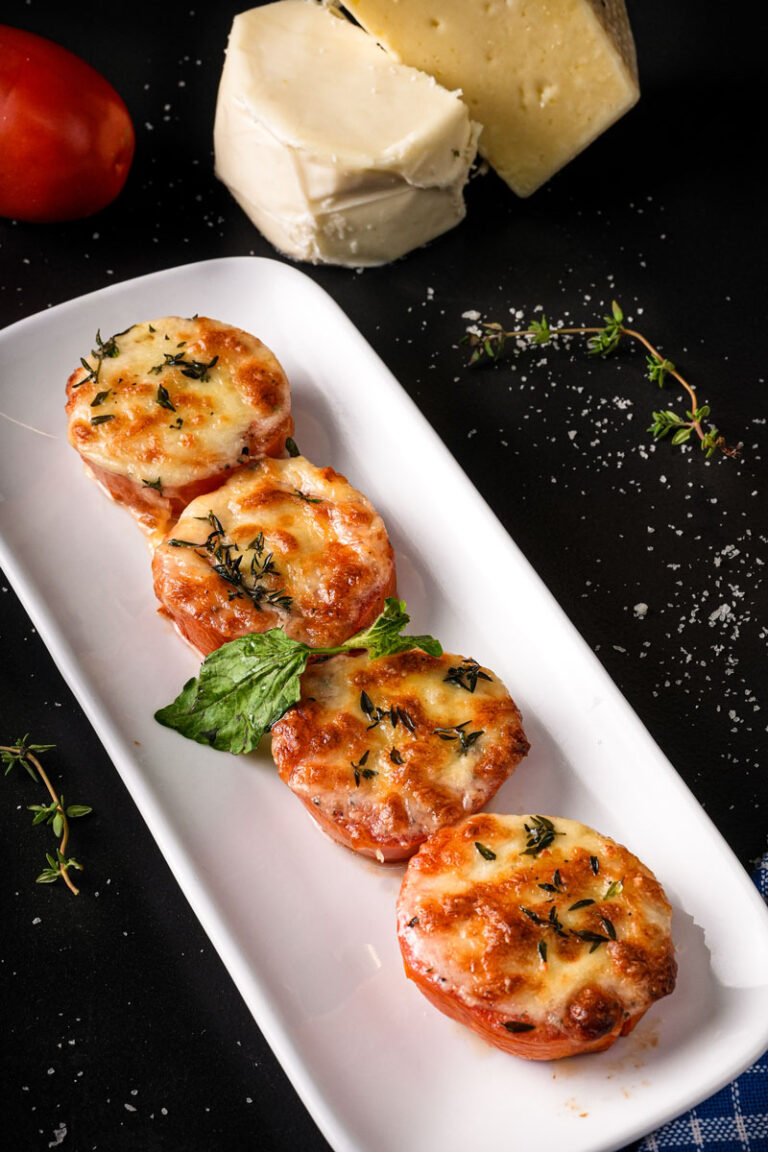 Delicious Baked Tomatoes with Cheese
