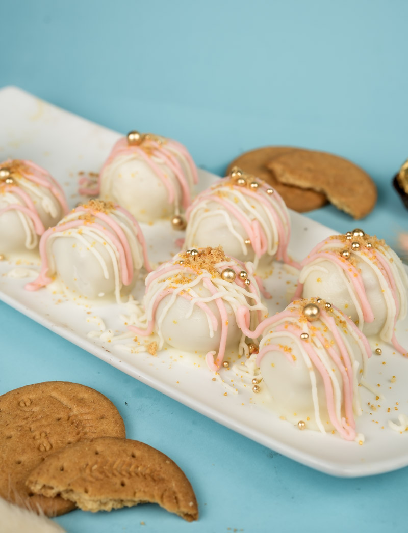 Easy 3-Ingredient Digestive Cake Balls Recipe