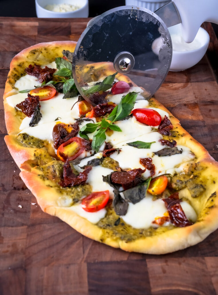 Best Pesto Naan Bread Pizza (Simple!) - Recipesh