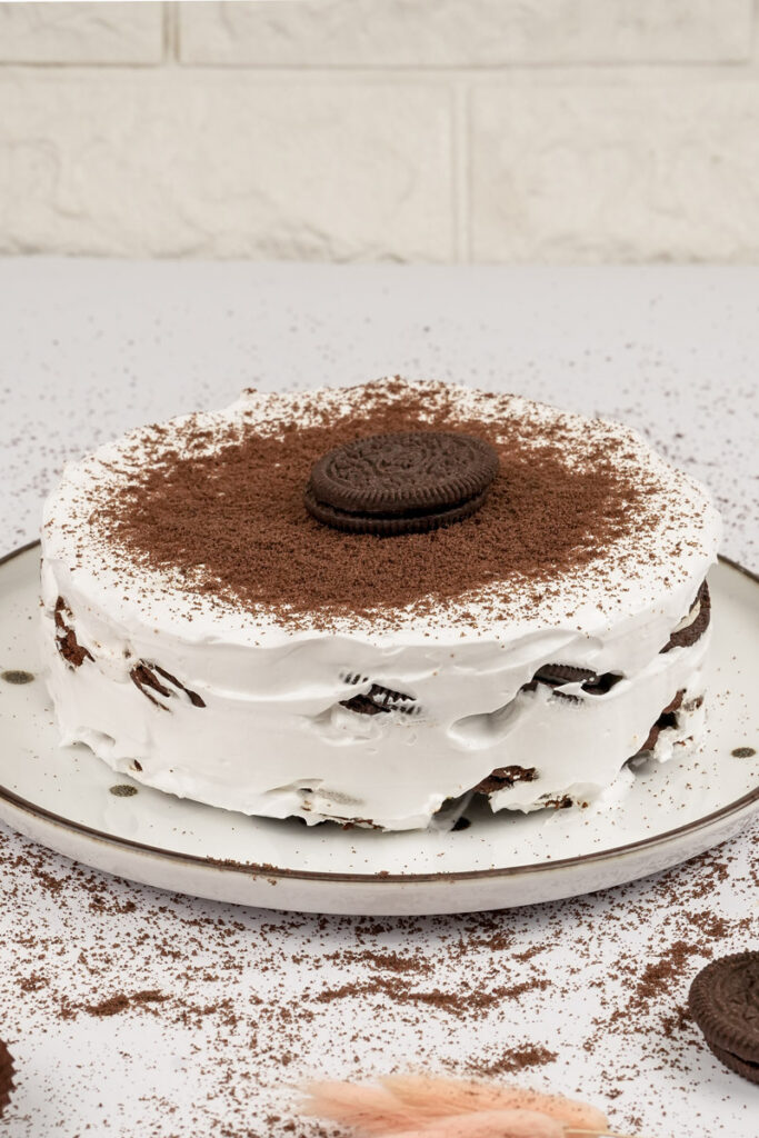 Easy 4-Ingredient Oreo Icebox Cake - Recipesh