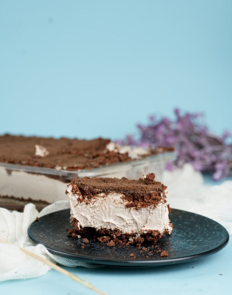 Easy Oreo Dirt Cake Recipe (No Bake!) - Recipesh