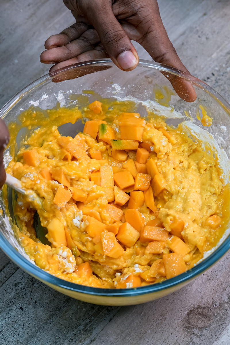 Easy Bakery-Style Mango Muffins - Recipesh